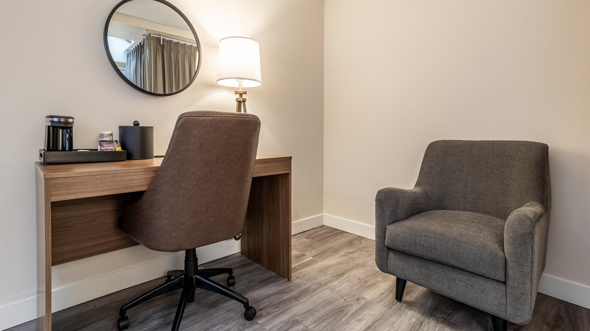 One Queen Bed Interior | Atrium Hotel Vancouver